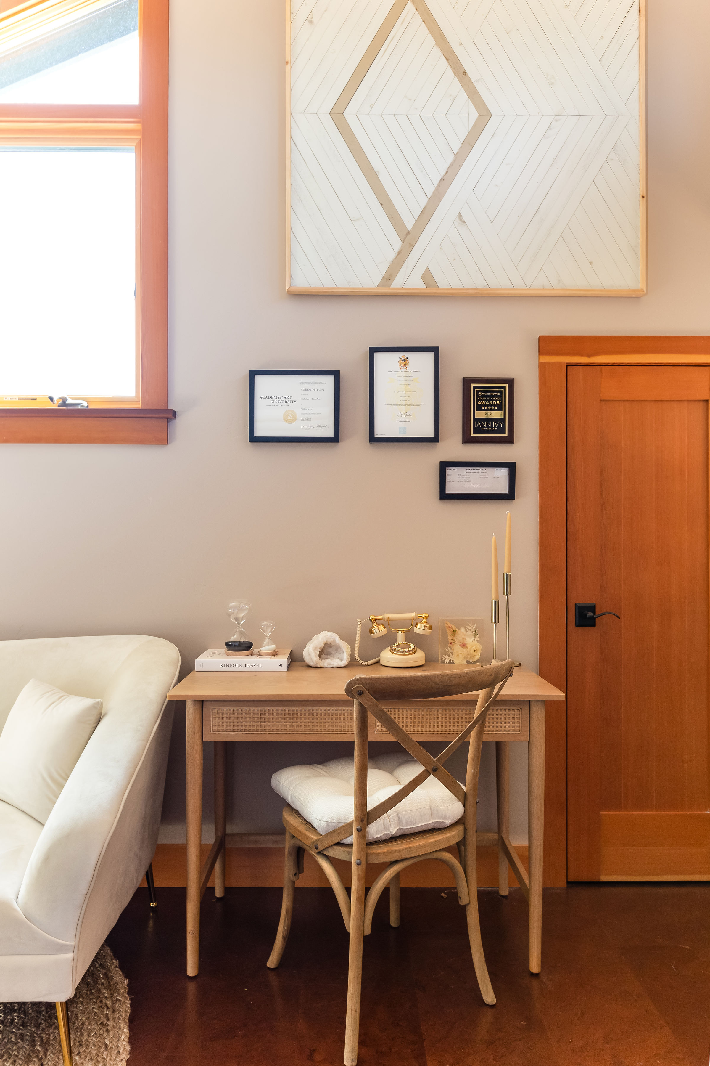 Inside Iann Ivy Photography’s Natural Light Filled Photo Studio | www ...