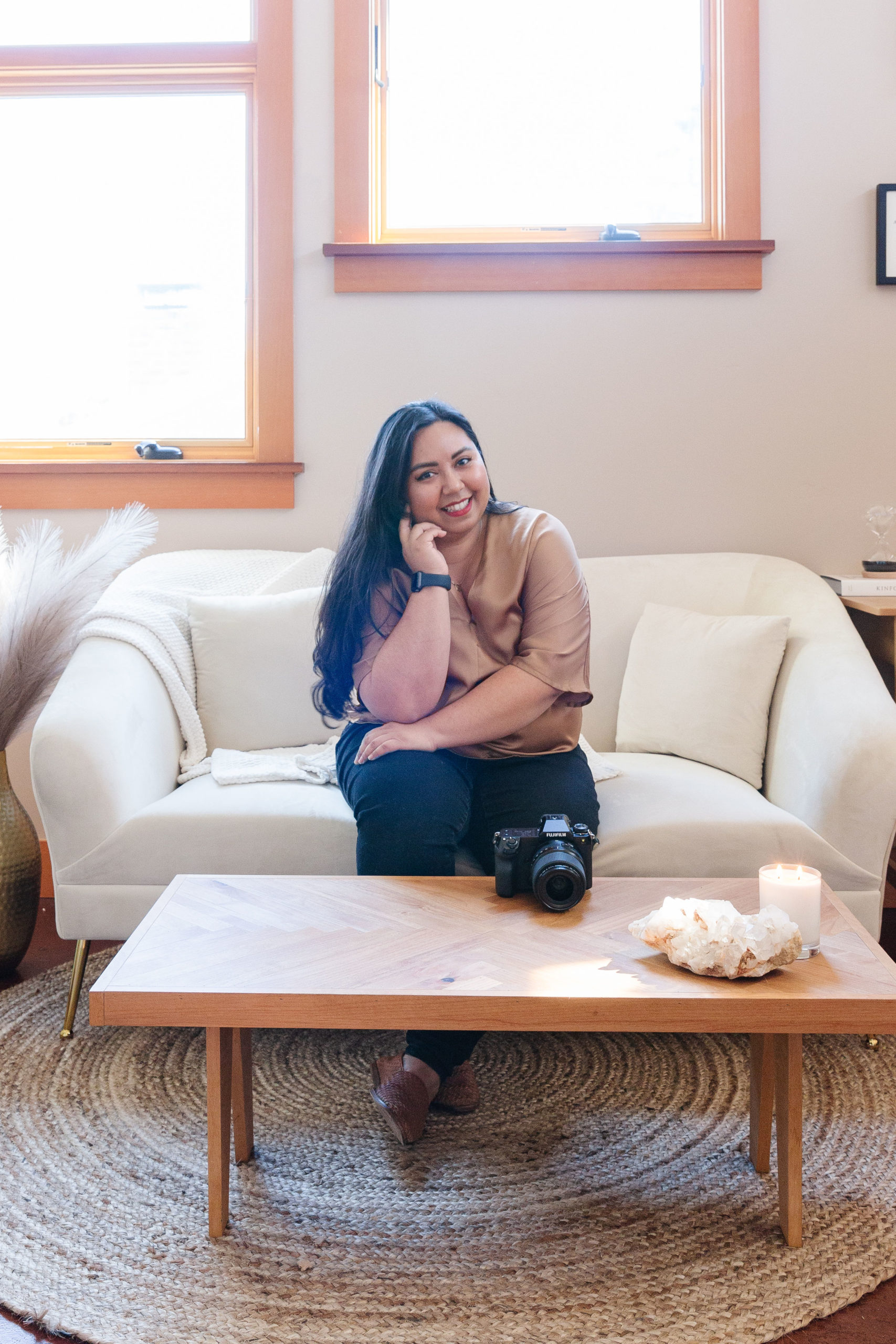 Inside Iann Ivy Photography’s Natural Light Filled Photo Studio | www ...