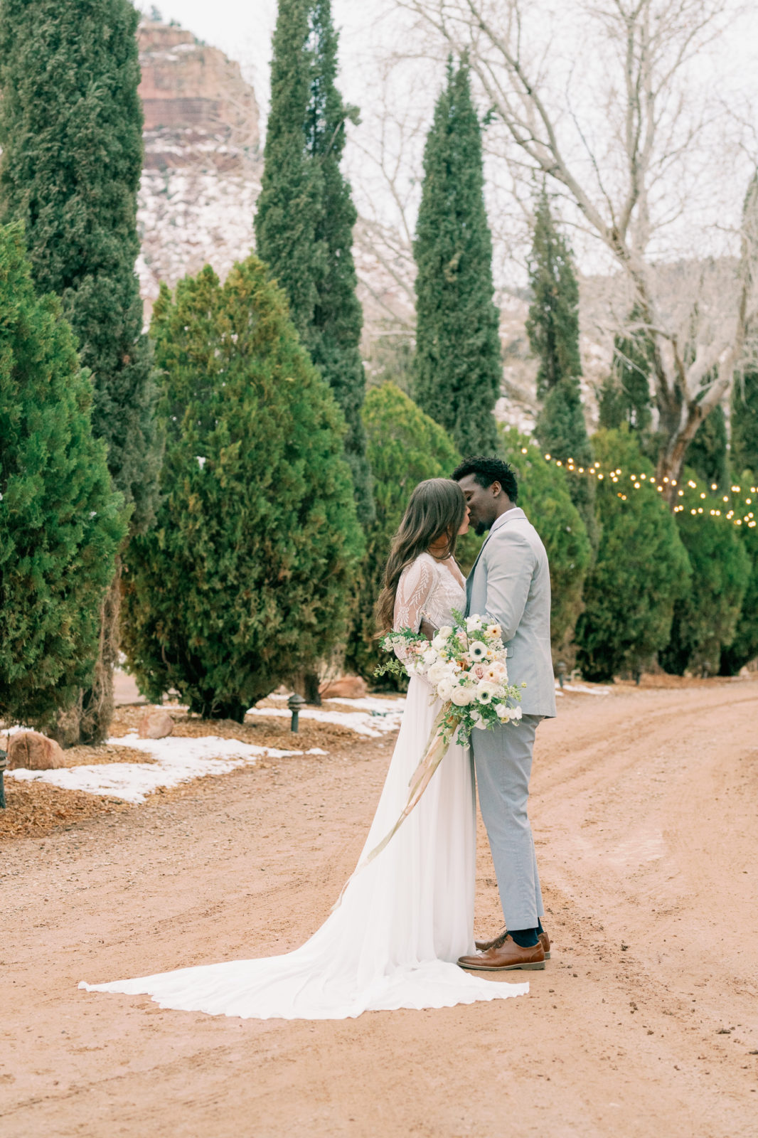 Flowy Dresses for Destination Elopement Photos | www.iannivy.com
